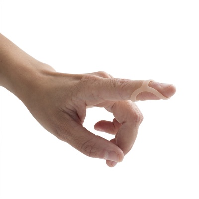 How To Wear the Oval-8 Finger Splint | Health and Care