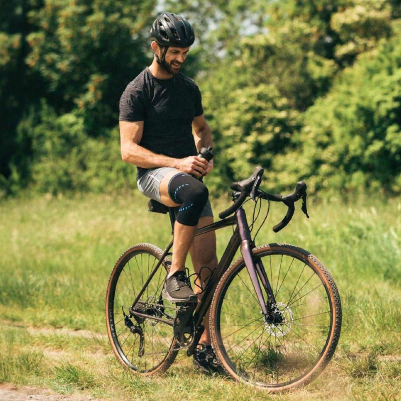 Compex Activ' Compression Knee Support | Health and Care