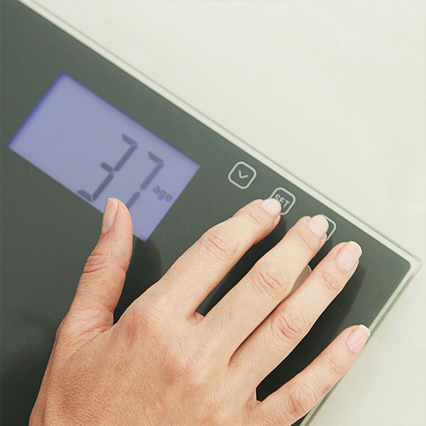 Beurer BF180 Diagnostic Bathroom Scales | Health and Care