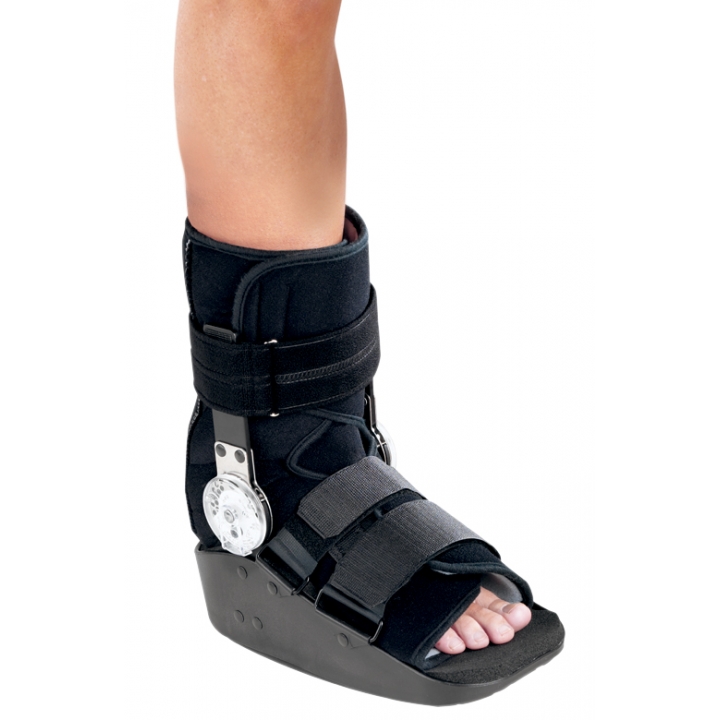 Donjoy Maxtrax ROM Ankle Walker Boot | Health and Care