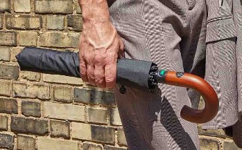 Fulton Magnum Automatic Compact Umbrella | Health and Care