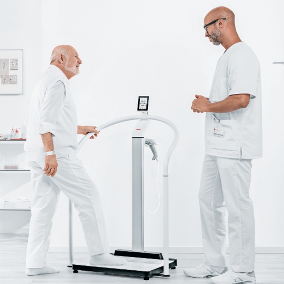 Seca 655-HR Electronic Scale with Handrail | Health and Care